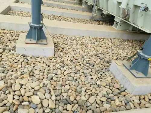 News - Why do you put pebbles under the transformer?